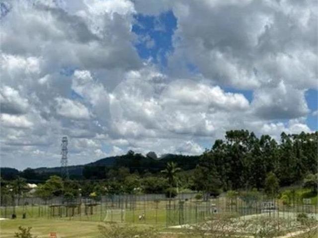 Terreno em Centro, Itatiba/SP de 942m² à venda por R$ 425.000,00