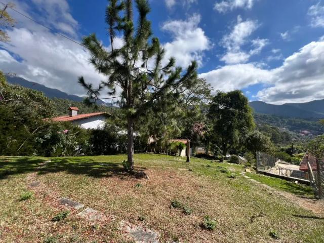 Terreno em condomínio fechado no Cascatinha Nova Friburgo RJ