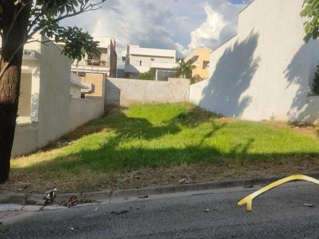 Terreno em condomínio