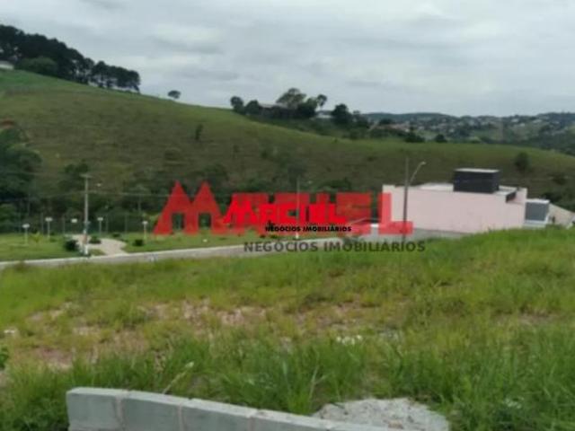 Terreno em condomínio