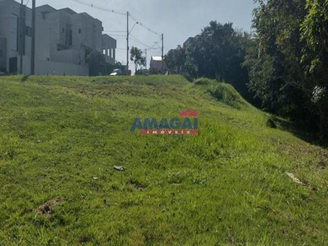 Terreno em condomínio