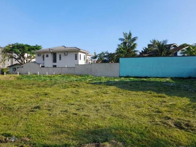Terreno em condomínio Com Ótima Localização