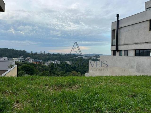 Terreno em condomínio com área total de 416