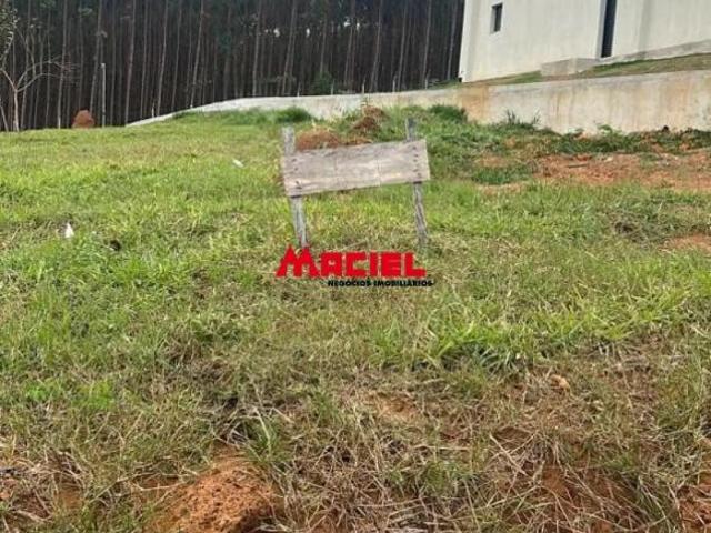 Terreno em Condomínio com Vista Privilegiada e Estrutura de Lazer Completa em Caçapava