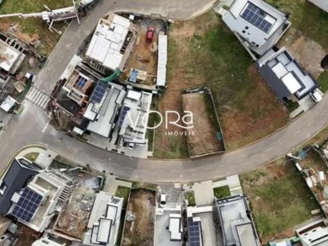 Terreno em condomínio com 127.15m² no Santa Cândida
