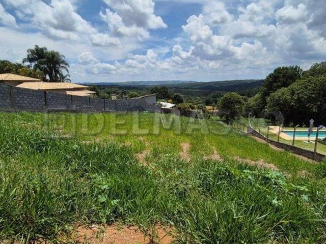 Terreno em condomínio com 1.000m², com linda vista!