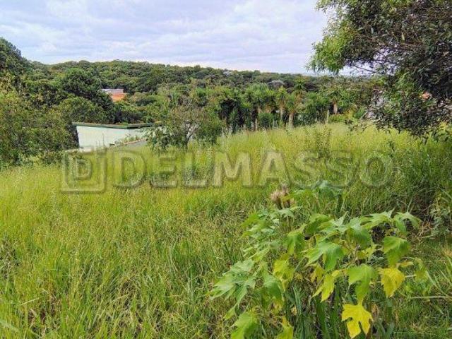 Terreno em condomínio a 8 km do centro com vista espetacular!