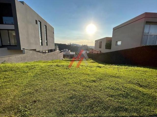 Terreno em Condomínio à Venda em Alphaville, Santana de Parnaíba SP: 490m² de Pura Oportunidade!