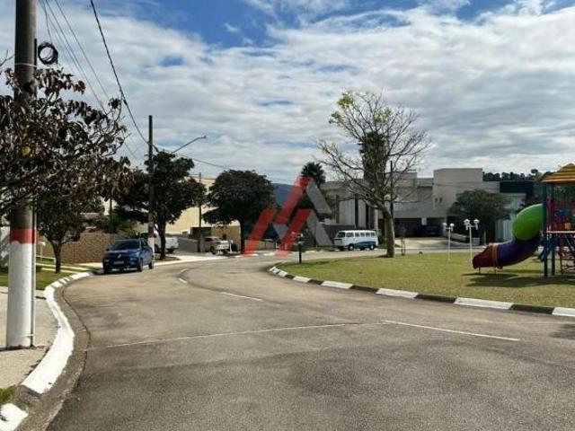 Terreno em Condomínio à Venda em Santana de Parnaíba SP Bairro Suru 519m² de Área