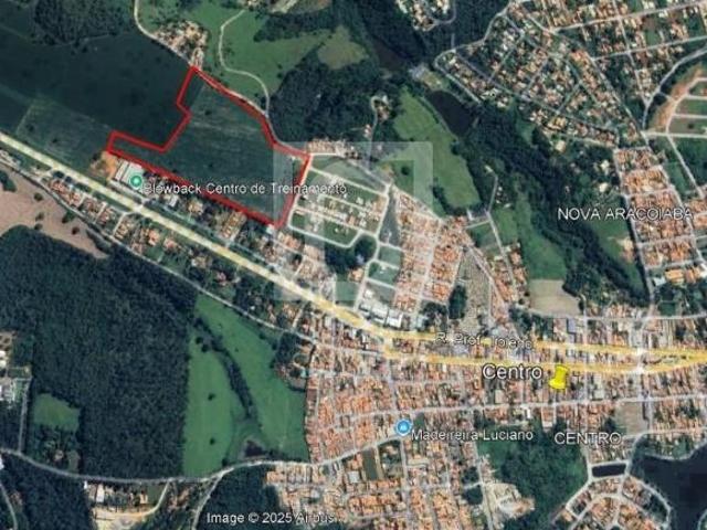 Terreno em condomínio à venda no Centro de Araçoiaba da Serra