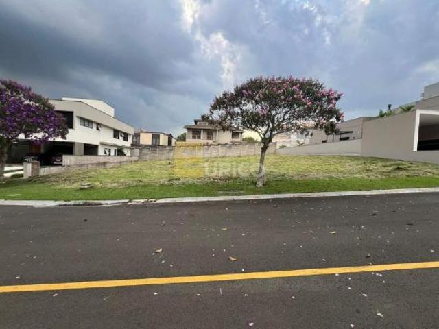 Terreno em Condomínio à venda no Condomínio Canto Del Bosco em Valinhos/SP