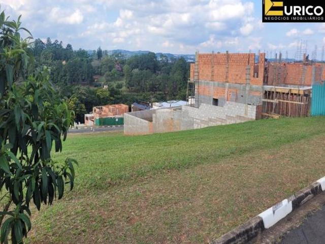 Terreno em Condomínio à venda no Condomínio Villa Lombarda em Valinhos/SP