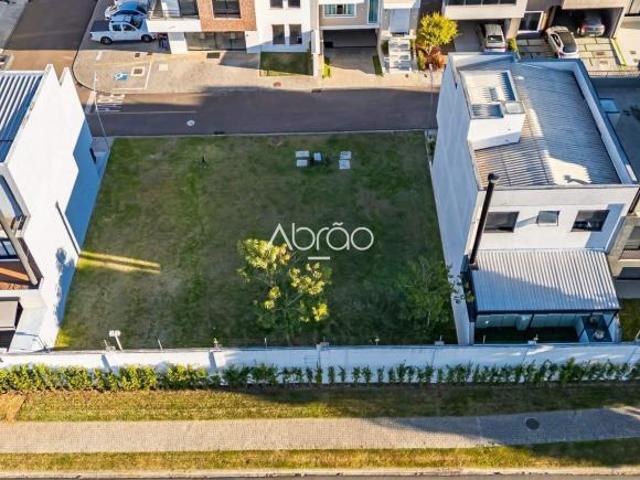 Terreno em Condomínio à Venda no Pinheirinho 119