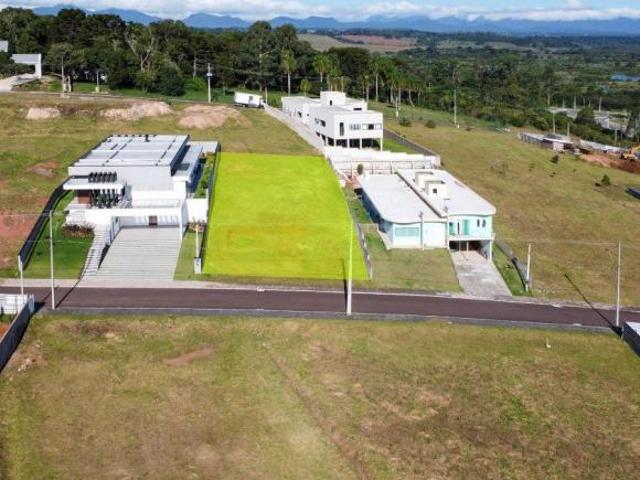 Terreno em condomínio alto padrão com vista para o Parque das Águas Pinhais