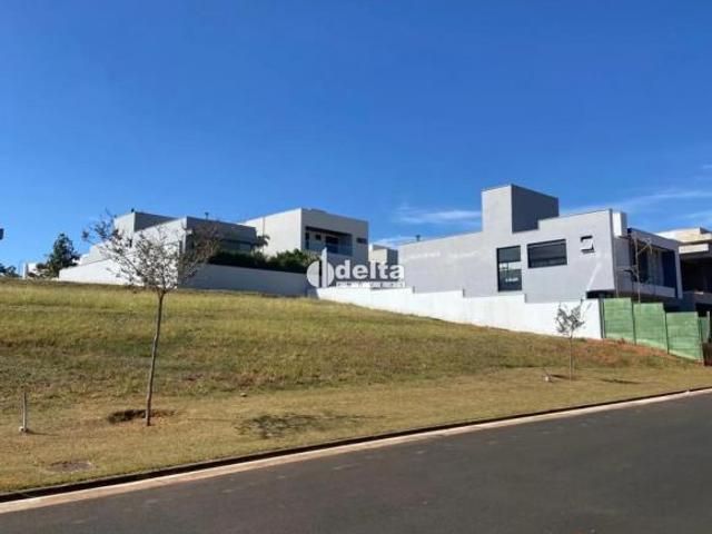 Terreno em condominio Alphaville I disponível para venda no bairro Granja Marileusa em Uberlândia MG