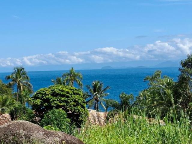 Terreno em Condomínio de costeira em Ilhabela SP