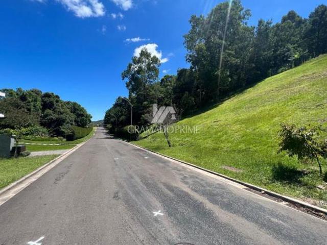 TERRENO EM CONDOMÍNIO DE ALTO PADRÃO EM GRAMADO