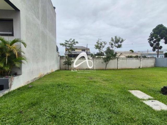 Terreno em Condomínio de Alto Padrão • Pinheirinho