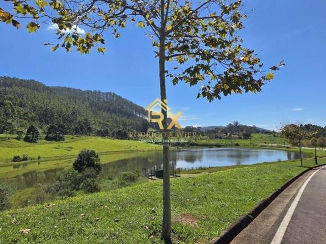Terreno em condomínio de alto padrão, região oeste de Poços de Caldas