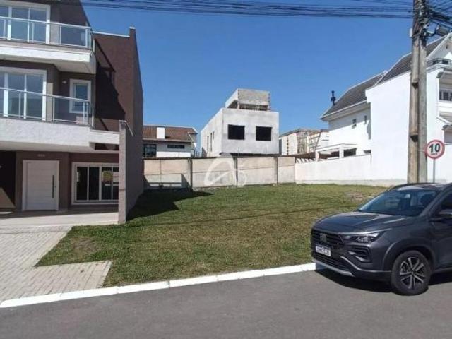 Terreno em Condomínio de Alto Padrão • Umbará