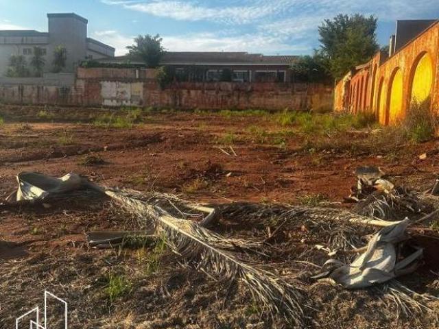 Terreno em Condomínio de Luxo: 2.800m² à Venda em São José do Rio Preto, Parque Residencial Damha