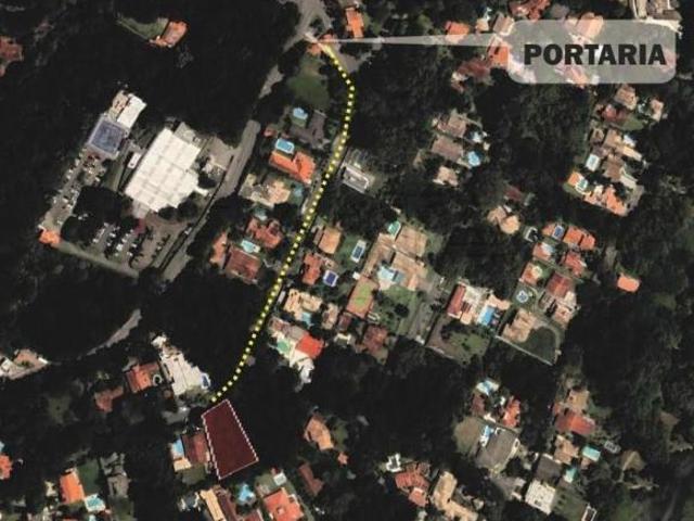 Terreno em Condomínio de Luxo à Venda em Cotia SP, Bairro Algarve, 1.403,00 m² de Área