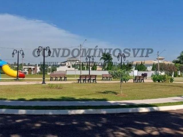 Terreno em condomínio de luxo em Araçoiaba da Serra SP, 720m² de área no bairro Araçoiaba. Aproveite