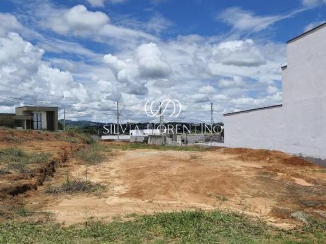 Terreno em Condomínio de Luxo em Itapecirica, Taubaté SP 375m² de Pura Oportunidade de Investimento