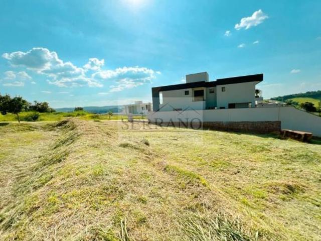 Terreno em Condomínio de Luxo em Santa Cândida, Vinhedo SP: 602,00 m² de Pura Exclusividade!