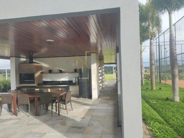 Terreno em condomínio de luxo na Granja Marileusa, Uberlândia MG 281m² de área Oportunidade única!