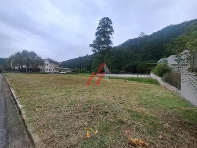 Terreno em Condomínio de Luxo no Tamboré, Barueri SP: 2.684,25 m² de Sofisticação e Exclusividade!