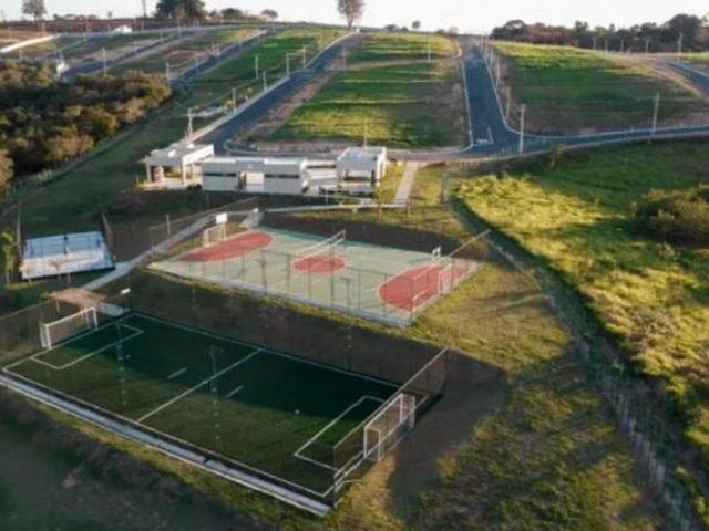 Terreno em Condomínio de Luxo no Centro de Boituva SP 200m² de Área