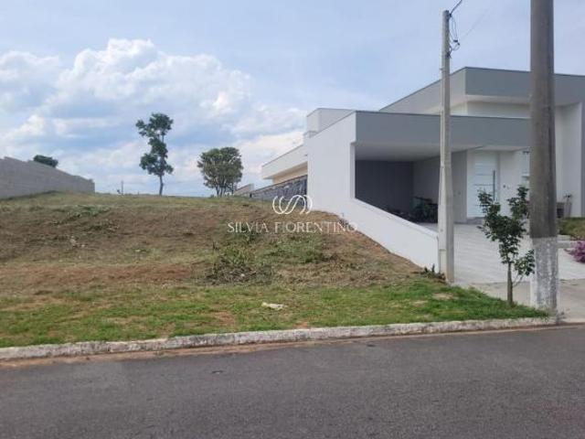 Terreno em Condomínio de Luxo no Centro de Taubaté SP com 675m² à Venda