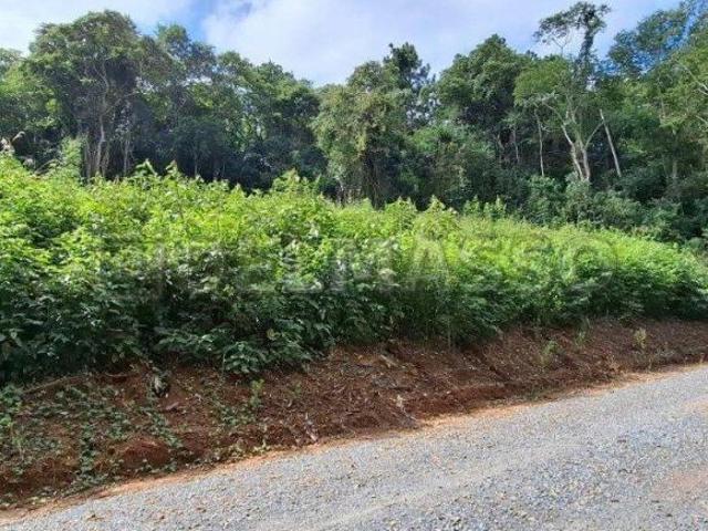 Terreno em condomínio em meio a natureza!