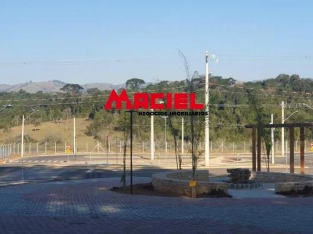 TERRENO EM CONDOMÍNIO FECHADO