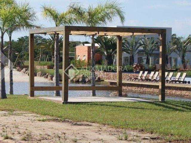 Terreno em Condomínio Fechado