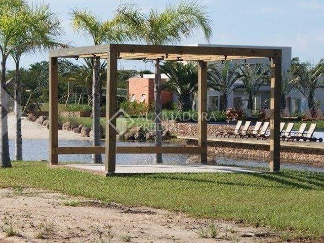 Terreno em Condomínio Fechado
