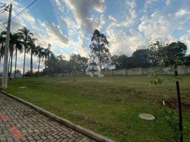 TERRENO EM CONDOMÍNIO FECHADO 300m²