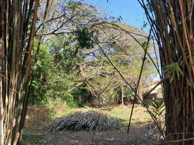 Terreno em condomínio fechado à venda na região do Guará