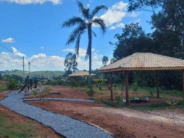 Terreno em Condomínio Fechado à Venda no Bairro Canedos, Piracaia/SP
