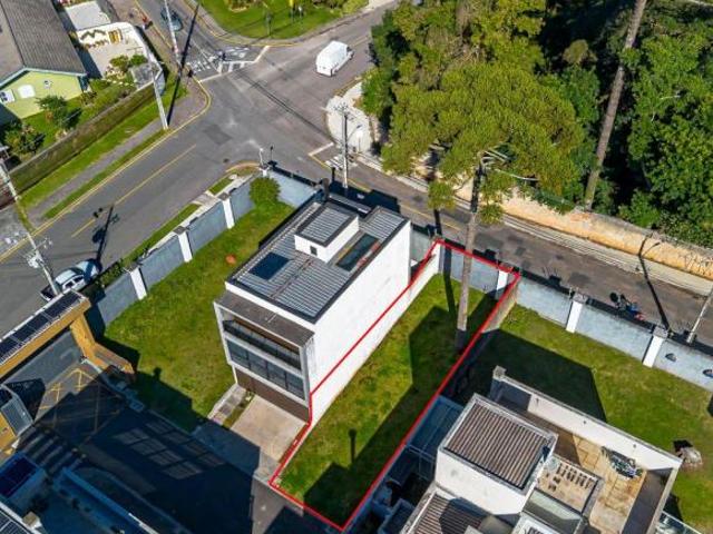 Terreno em Condomínio Fechado com Projeto Aprovado – Bairro Uberaba