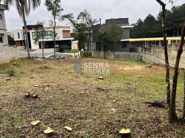 Terreno em condomínio fechado de alto padrão em Santa Felicidade