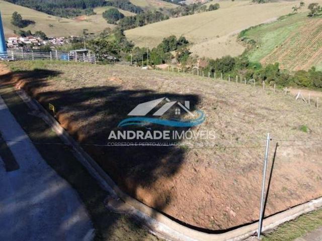 Terreno em Condomínio Fechado em Campestrinho Divinolândia