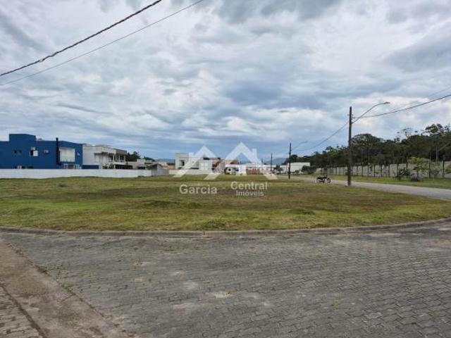 Terreno em condomínio fechado em Peruíbe