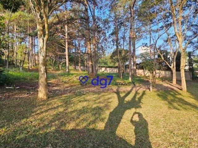 Terreno em condomínio fechado na Granja Viana 1985m. Rua Tangará