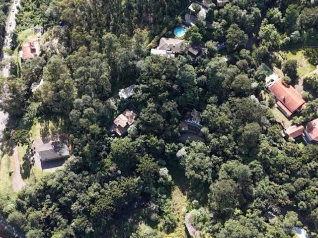 Terreno em condomínio fechado na Serra da Cantareira com excelente localização