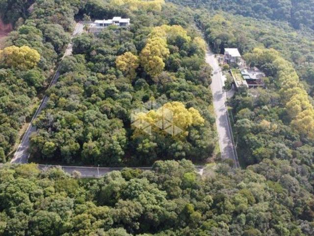 Terreno em condomínio fechado no Santo Antão