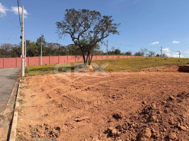 Terreno em condomínio horizontal de 600 m² com toda infraestrutura