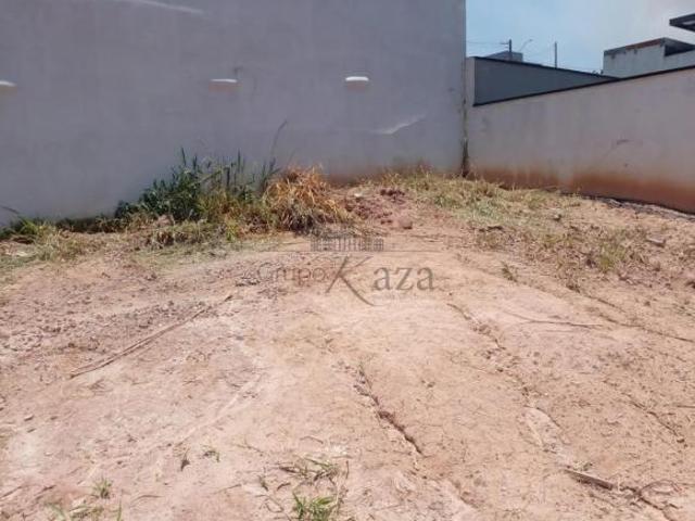 Terreno em Condomínio Loteamento Verana Residencial Verana 377,84m²