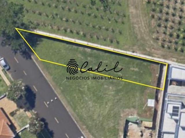 Terreno em condomínio no Portal da Mata, localização privilegiada e topografia plana, 470,40 m²